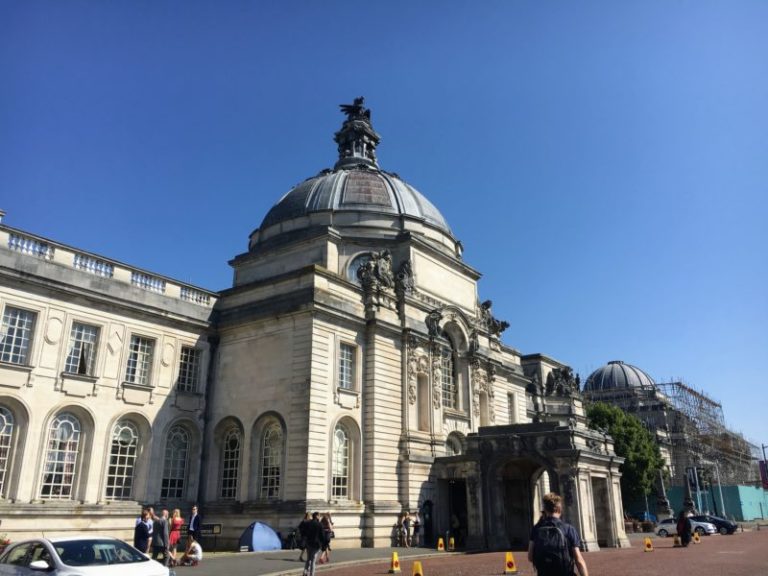 【カーディフを徒歩で観光】ウェールズ首都のおすすめとロンドンからの移動。｜旅logシェア